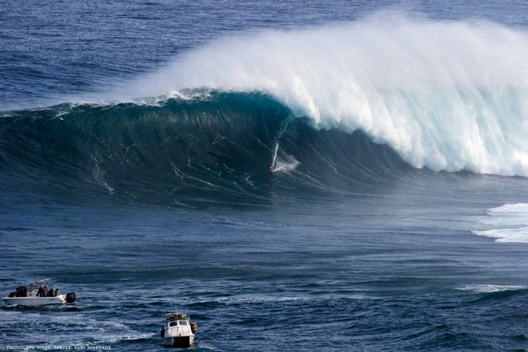 Surfing Pe'ahi - Jaws Maui - 2025 JAWS Surf Video & Photos